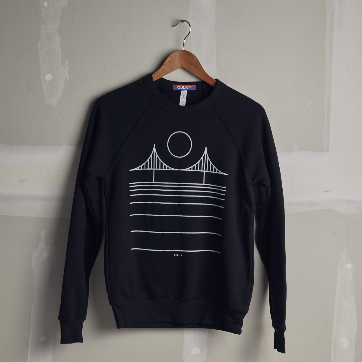 Minimal Golden Gate Bridge Unisex Sweatshirt – P I C N I C